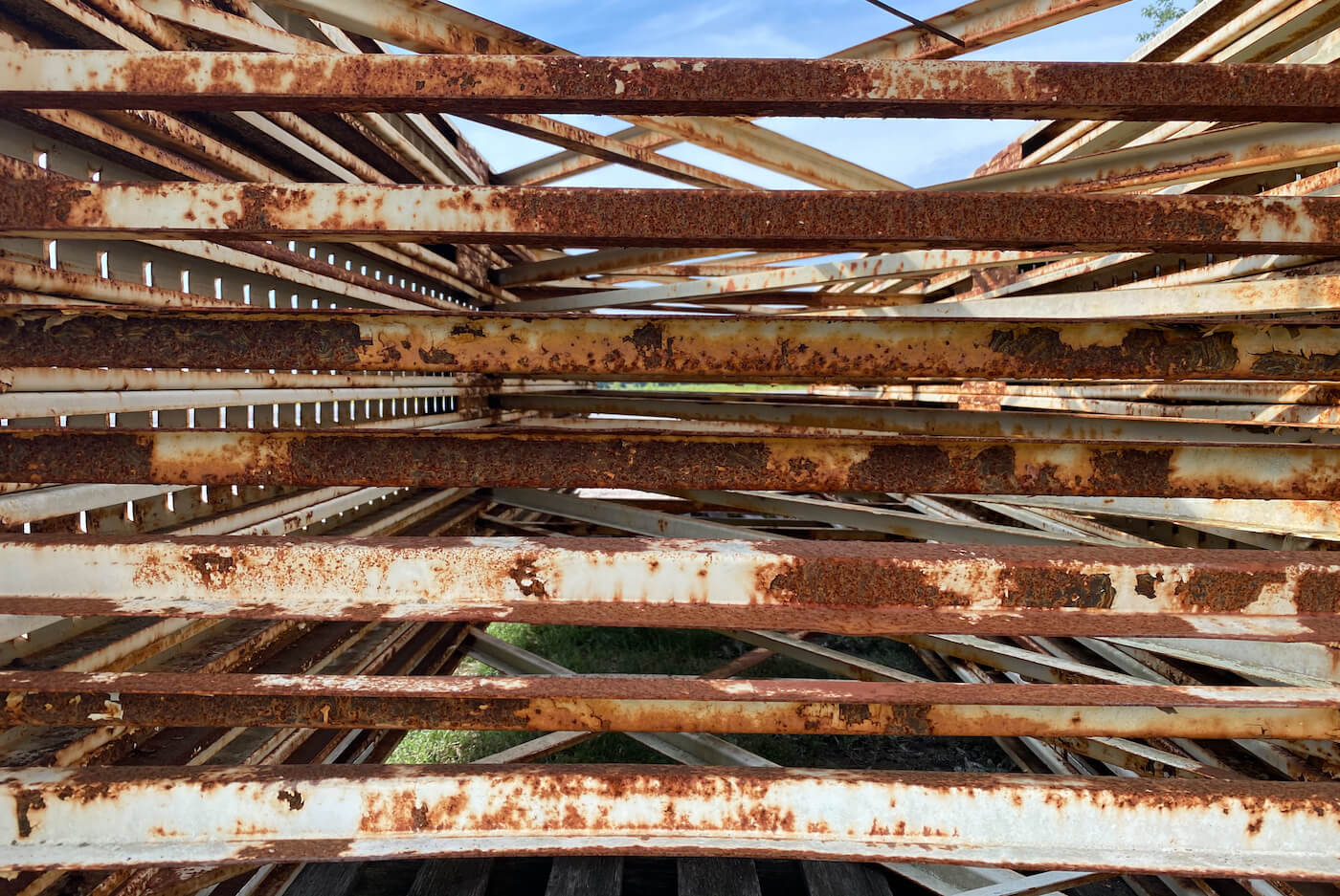 6 Signs The Used Pallet Rack You Just Bought is Garbage – BMH