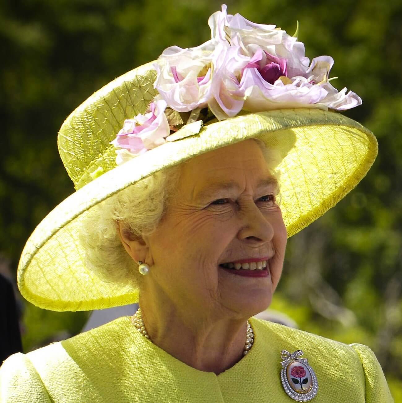 26 Facts About The Queen's Hats – The Bias Cut