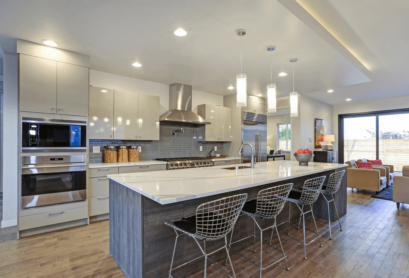 How Much of Kitchen Countertop Overhang is Ideal? UK Experts