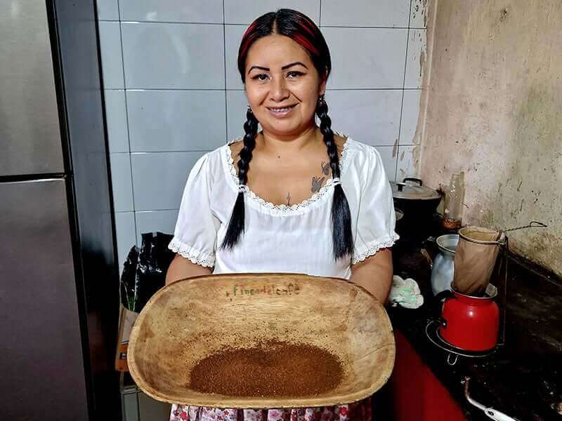 A Day In The Life Of A Chapolera Colombiana
