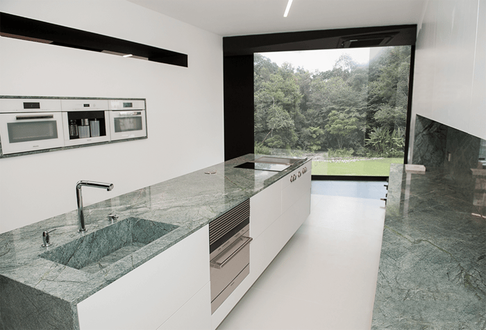 Styling Vigil KC Onirika Dekton in Minimalist Decor