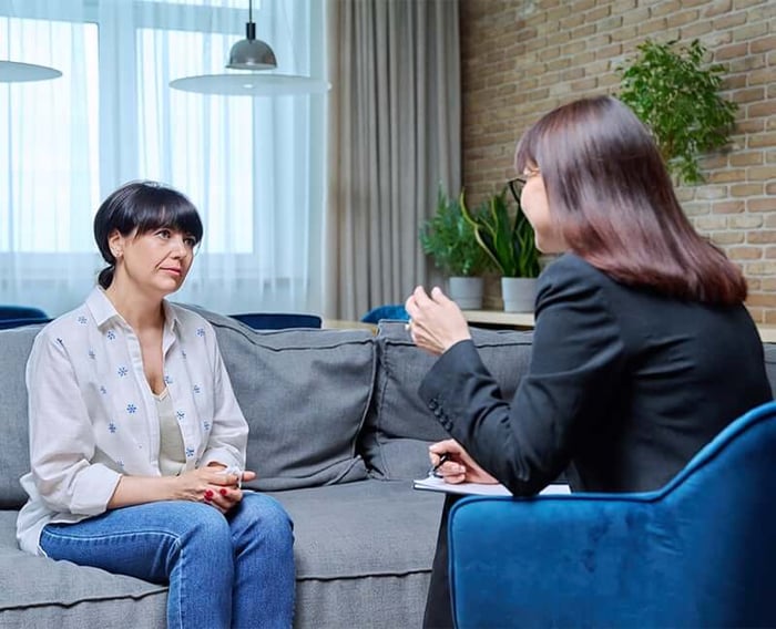 Differentiating Loose Associations Thought Process from Creative Thinking