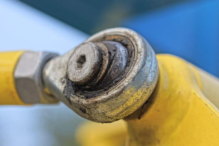 Rod Ends: Self-Lubricating, Greasable Or Metal-to-Metal?