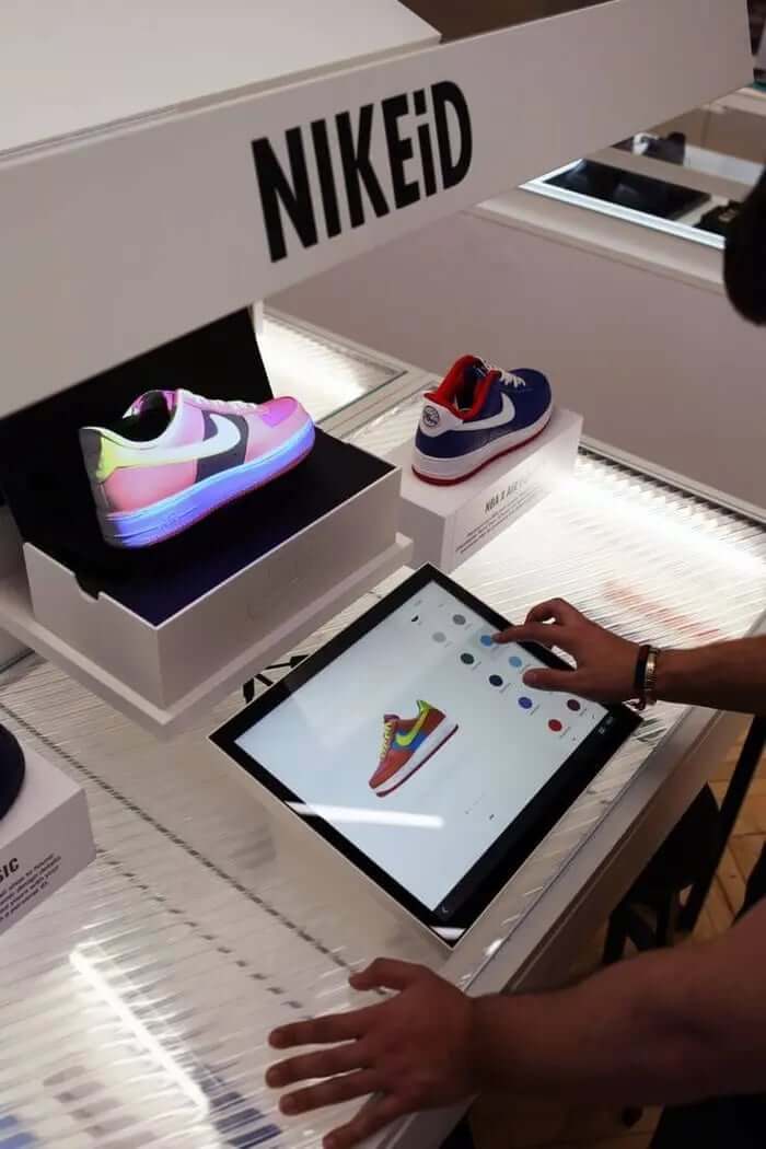 AR Magic Mirror: How Augmented Reality is Transforming Fashion Retail ...